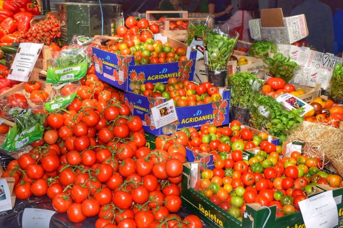 Walking at Borough Market London | Food Market Guide